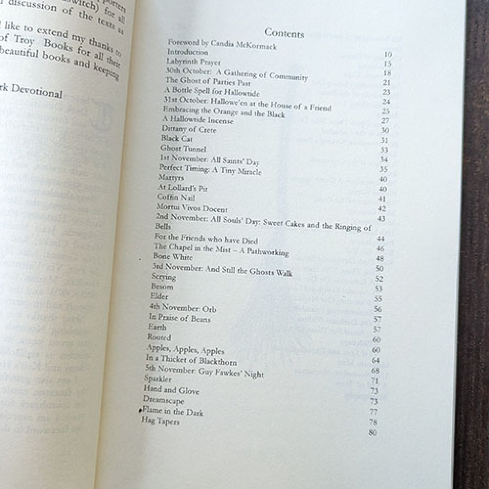 Hallowtide: A Dark Devotional by Val Thomas | Witchcraft, Rituals, Folklore