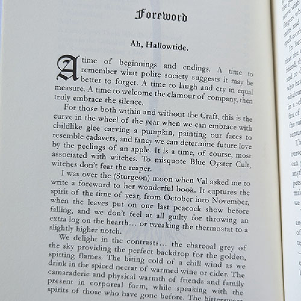 Hallowtide: A Dark Devotional by Val Thomas | Witchcraft, Rituals, Folklore